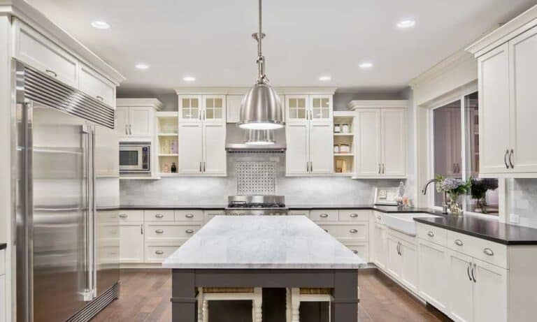 45 Decorating Ideas For Soffit Above Kitchen Cabinets